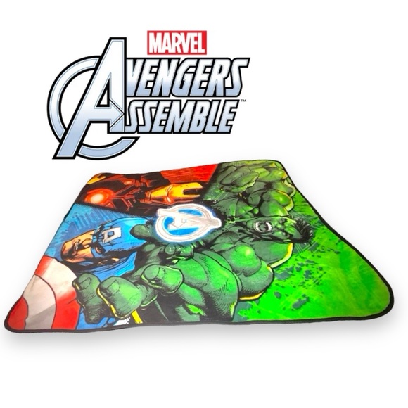 Marvel | Bedding | Marvel Avengers Assemble Fleece Throw Blanket Like ...